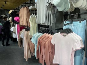 ウズベキスタンで日本のひらがなの「て」みたいなロゴのブランド。7SABERに行ってきた - 株式会社MINAMIN